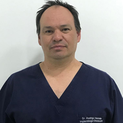 Dr. Rodrigo Hermida Brevis – Sociedad de Implantologia Oral de Chile
